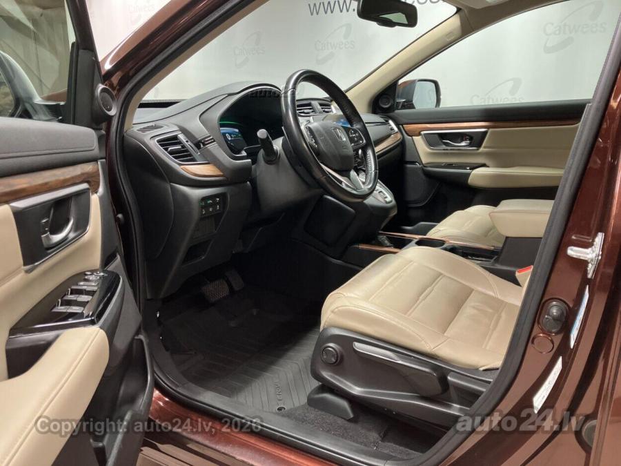 Brown Honda CR-V 2021 in Tallinn, with an engine capacity of 2.00 L and mileage of 123 thousand km for 25900 €, photo 8 on AUTOMOTO.COM.LV