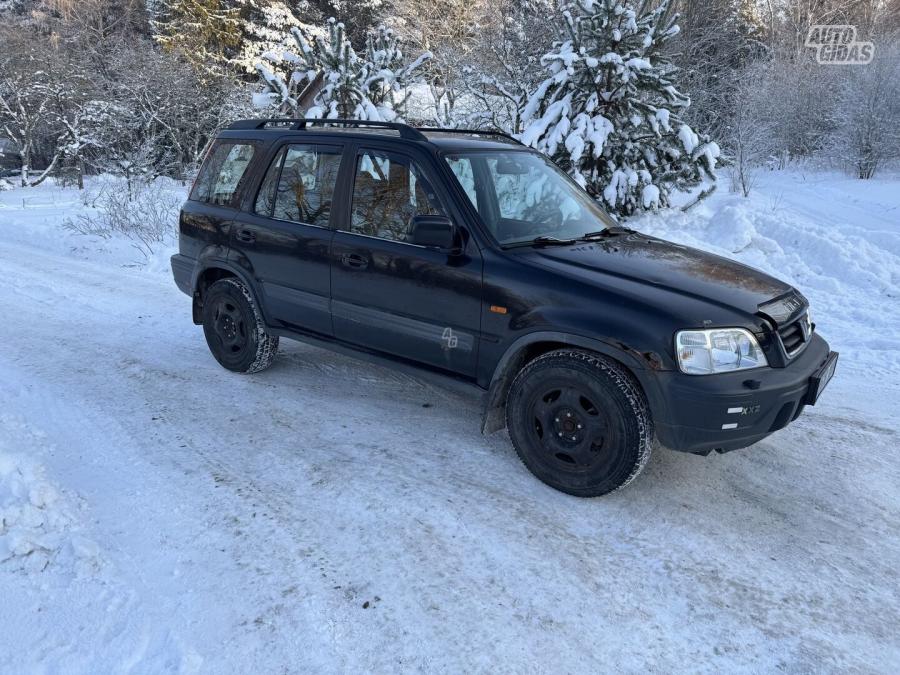 Honda CR-V 1997 in Vilnius, with an engine capacity of 2.00 L and mileage of 251 thousand km for 1300 €, photo 3 on AUTOMOTO.COM.LV