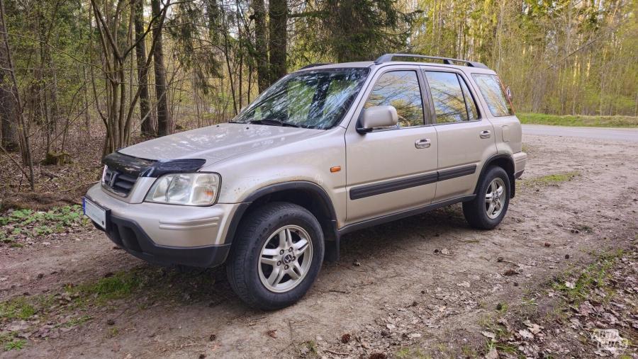 Honda CR-V 1997 in Kaunas, with an engine capacity of 2.00 L and mileage of 289 thousand km for 650 €, photo 1 on AUTOMOTO.COM.LV