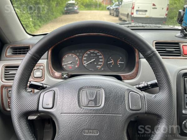 Honda CR-V 2000 in Riga, with an engine capacity of 2.00 L and mileage of 275 thousand km for 3500 €, photo 8 on AUTOMOTO.COM.LV
