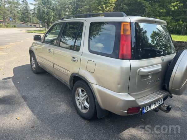 Honda CR-V 2000 in Riga, with an engine capacity of 2.00 L and mileage of 335 thousand km for 900 €, photo 4 on AUTOMOTO.COM.LV