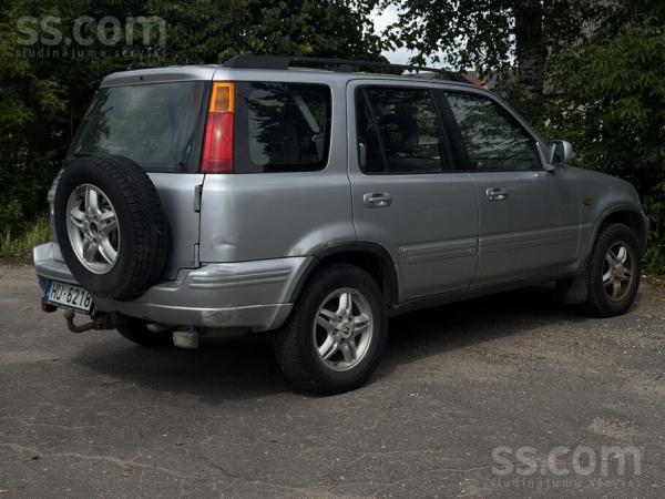 Honda CR-V 2001 in Daugavpils, with an engine capacity of 2.00 L and mileage of 279 thousand km for 730 €, photo 3 on AUTOMOTO.COM.LV