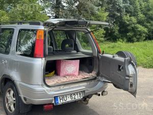 Honda CR-V 2001 Daugavpils, ar dzinēja tilpumu 2.00 L un nobraukumu 279 tūkst. km par 730 €, foto 6 vietnē AUTOMOTO.COM.LV