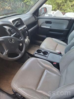 Honda CR-V 2002 Rīga, ar dzinēja tilpumu 2.00 L un nobraukumu 250 tūkst. km par 1200 €, foto 7 vietnē AUTOMOTO.COM.LV