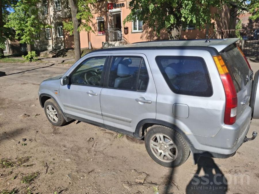 Honda CR-V 2002 Rīga, ar dzinēja tilpumu 2.00 L un nobraukumu 250 tūkst. km par 1200 €, foto 8 vietnē AUTOMOTO.COM.LV