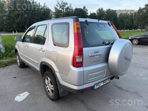 Honda CR-V 2002 Rīga, ar dzinēja tilpumu 2.00 L un nobraukumu 377 tūkst. km par 650 €, foto 3 vietnē AUTOMOTO.COM.LV