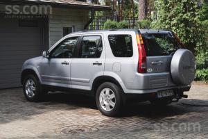 Honda CR-V 2004 Rīga, ar dzinēja tilpumu 2.00 L un nobraukumu 273 tūkst. km par 3900 €, foto 4 vietnē AUTOMOTO.COM.LV