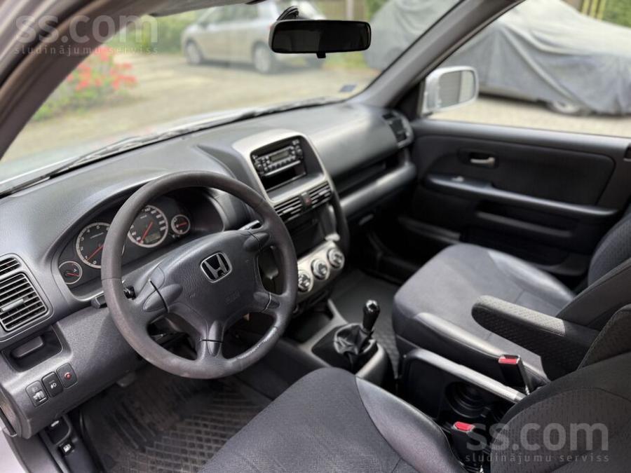 Honda CR-V 2004 Rīga, ar dzinēja tilpumu 2.00 L un nobraukumu 273 tūkst. km par 3900 €, foto 13 vietnē AUTOMOTO.COM.LV