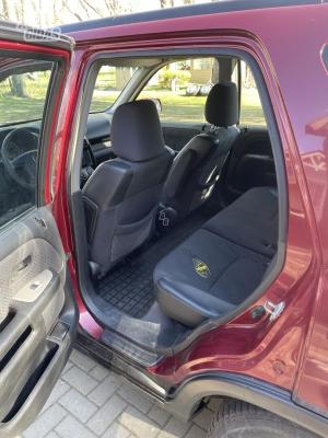 Honda CR-V 2004 in Ignalina, with an engine capacity of 2.00 L and mileage of 259 thousand km for 2900 €, photo 12 on AUTOMOTO.COM.LV