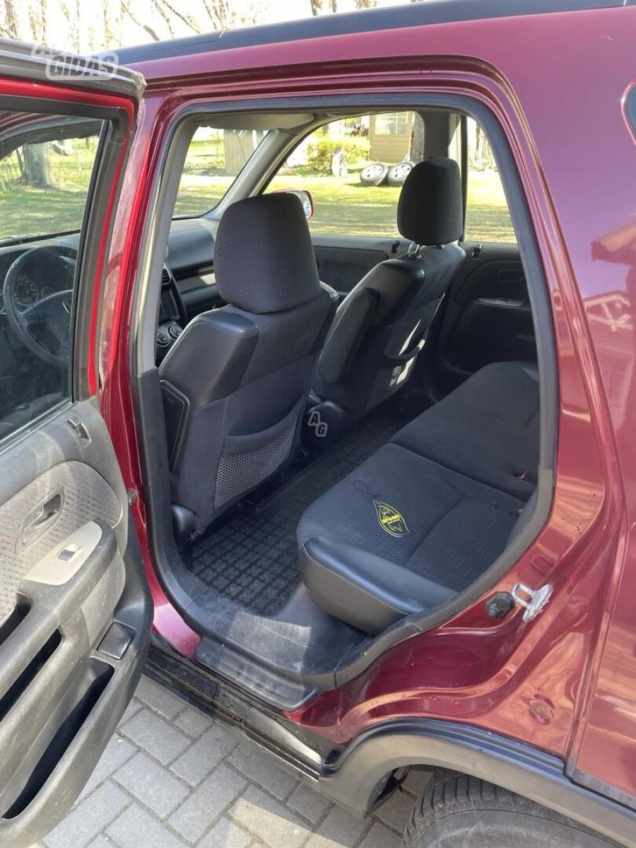 Honda CR-V 2004 in Ignalina, with an engine capacity of 2.00 L and mileage of 259 thousand km for 2900 €, photo 12 on AUTOMOTO.COM.LV