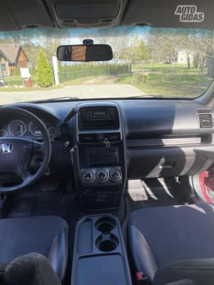 Honda CR-V 2004 in Ignalina, with an engine capacity of 2.00 L and mileage of 259 thousand km for 2900 €, photo 15 on AUTOMOTO.COM.LV