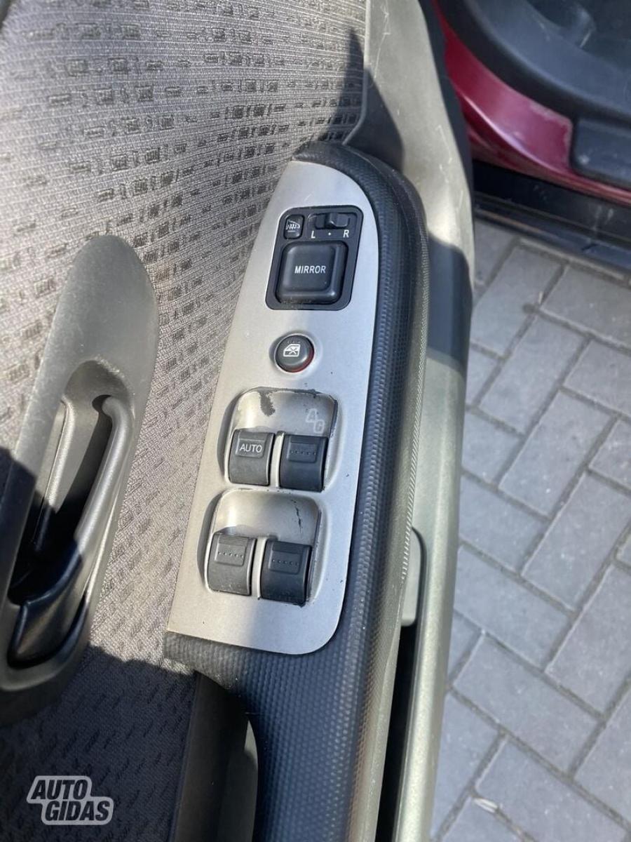 Honda CR-V 2004 in Ignalina, with an engine capacity of 2.00 L and mileage of 259 thousand km for 2900 €, photo 19 on AUTOMOTO.COM.LV