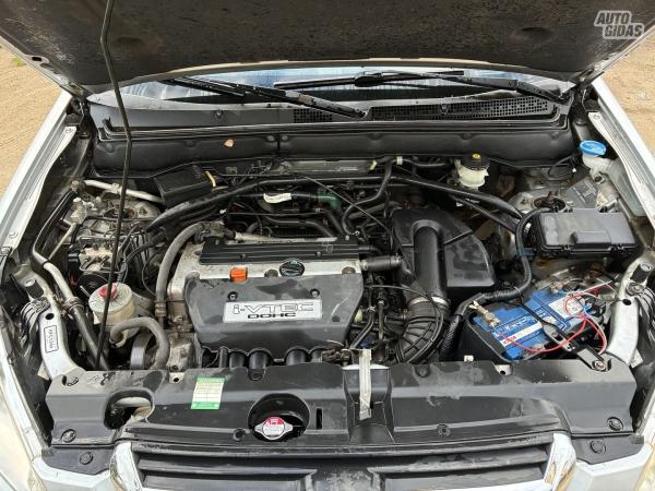Honda CR-V 2004 in Telschi, with an engine capacity of 2.00 L and mileage of 205 thousand km for 3500 €, photo 7 on AUTOMOTO.COM.LV