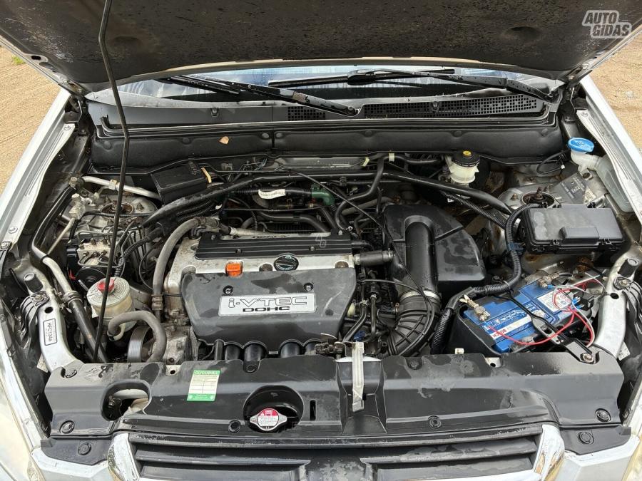 Honda CR-V 2004 in Telschi, with an engine capacity of 2.00 L and mileage of 205 thousand km for 3500 €, photo 8 on AUTOMOTO.COM.LV