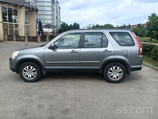 Honda CR-V 2005 Rīga, ar dzinēja tilpumu 2.00 L un nobraukumu 325 tūkst. km par 1750 €, foto 2 vietnē AUTOMOTO.COM.LV