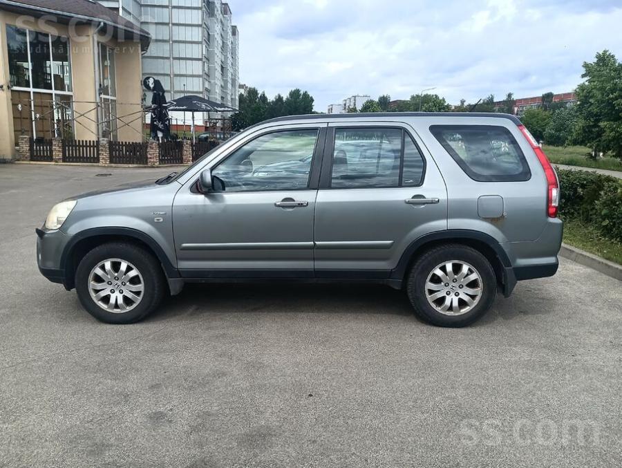 Honda CR-V 2005 Rīga, ar dzinēja tilpumu 2.00 L un nobraukumu 325 tūkst. km par 1750 €, foto 2 vietnē AUTOMOTO.COM.LV
