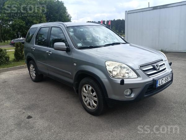 Honda CR-V 2005 Rīga, ar dzinēja tilpumu 2.00 L un nobraukumu 325 tūkst. km par 1750 €, foto 4 vietnē AUTOMOTO.COM.LV