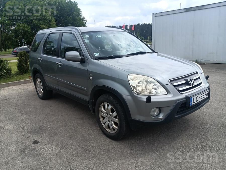 Honda CR-V 2005 Rīga, ar dzinēja tilpumu 2.00 L un nobraukumu 325 tūkst. km par 1750 €, foto 4 vietnē AUTOMOTO.COM.LV