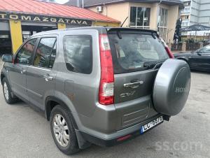 Honda CR-V 2005 Rīga, ar dzinēja tilpumu 2.00 L un nobraukumu 325 tūkst. km par 1750 €, foto 5 vietnē AUTOMOTO.COM.LV