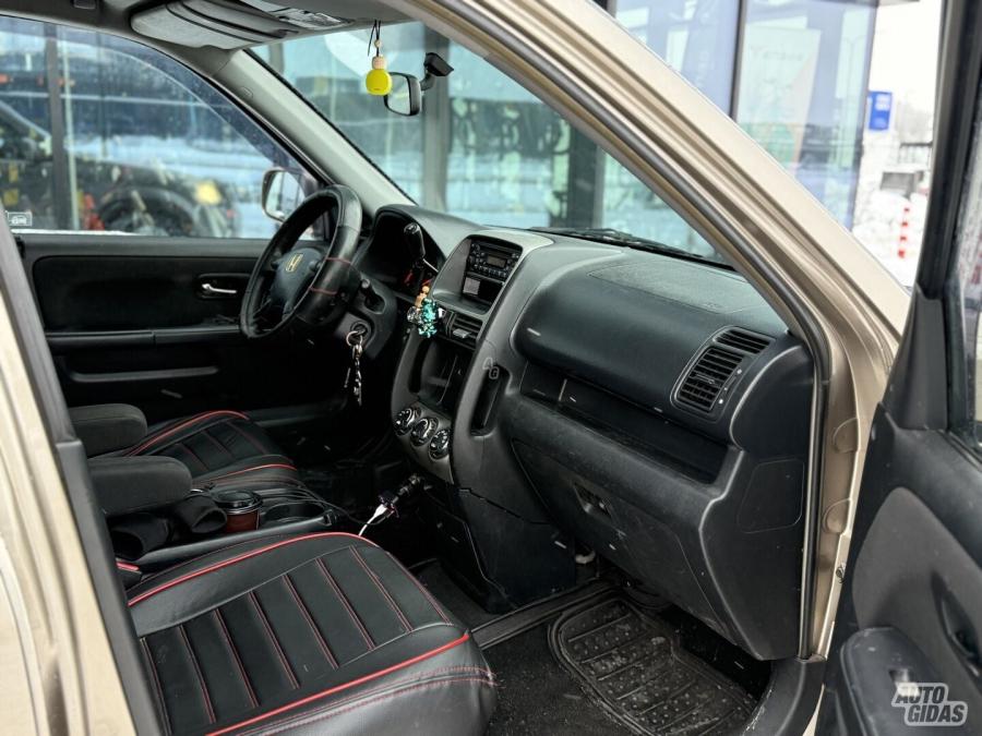 Honda CR-V 2005 in Vilnius, with an engine capacity of 2.00 L and mileage of 4221 thousand km for 3300 €, photo 10 on AUTOMOTO.COM.LV