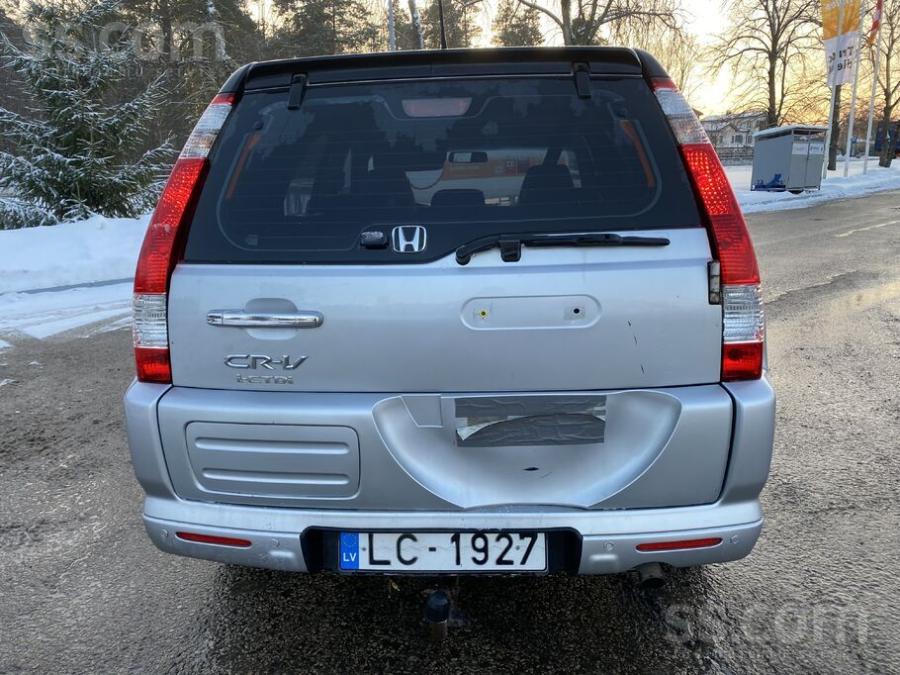 Honda CR-V 2005 in Riga, with an engine capacity of 2.20 L and mileage of 323 thousand km for 2500 €, photo 4 on AUTOMOTO.COM.LV