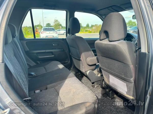 Honda CR-V 2005 Narva, ar dzinēja tilpumu 2.00 L un nobraukumu 354 tūkst. km par 1300 €, foto 2 vietnē AUTOMOTO.COM.LV