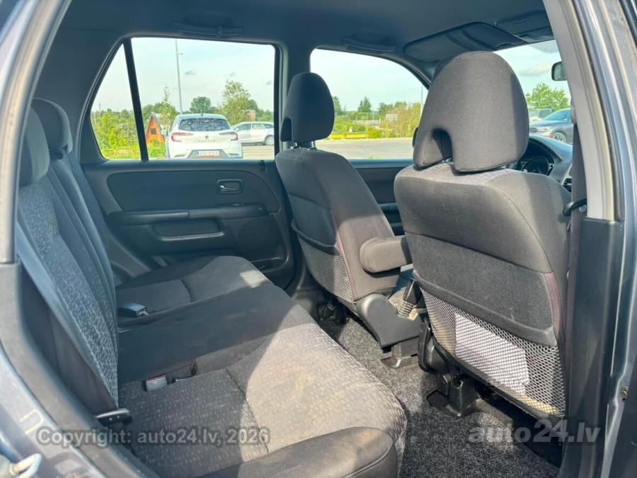 Honda CR-V 2005 Narva, ar dzinēja tilpumu 2.00 L un nobraukumu 354 tūkst. km par 1300 €, foto 3 vietnē AUTOMOTO.COM.LV