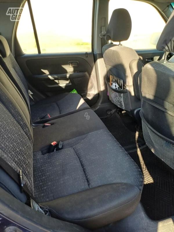 Honda CR-V 2005 Kauņa, ar dzinēja tilpumu 2.00 L un nobraukumu 295 tūkst. km par 3300 €, foto 4 vietnē AUTOMOTO.COM.LV