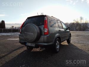Honda CR-V 2006 in Saldus, with an engine capacity of 2.20 L and mileage of 206 thousand km for 2600 €, photo 3 on AUTOMOTO.COM.LV