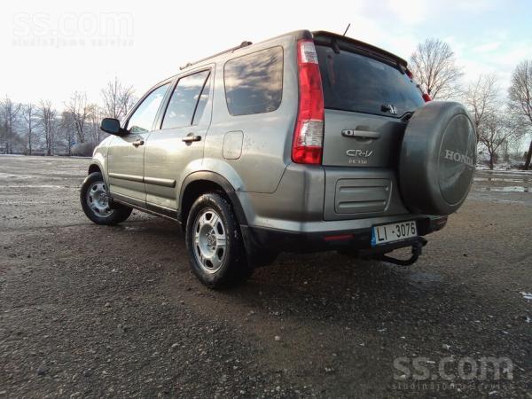 Honda CR-V 2006 in Saldus, with an engine capacity of 2.20 L and mileage of 206 thousand km for 2600 €, photo 4 on AUTOMOTO.COM.LV