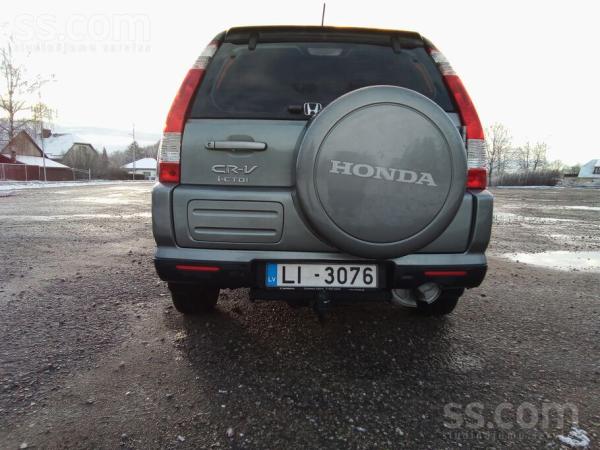 Honda CR-V 2006 in Saldus, with an engine capacity of 2.20 L and mileage of 206 thousand km for 2600 €, photo 6 on AUTOMOTO.COM.LV