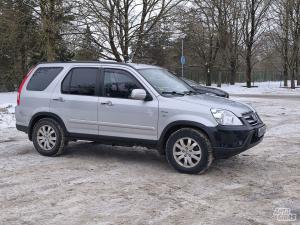 Honda CR-V 2006 in Vilnius, with an engine capacity of 2.20 L and mileage of 300 thousand km for 2300 €, photo 2 on AUTOMOTO.COM.LV