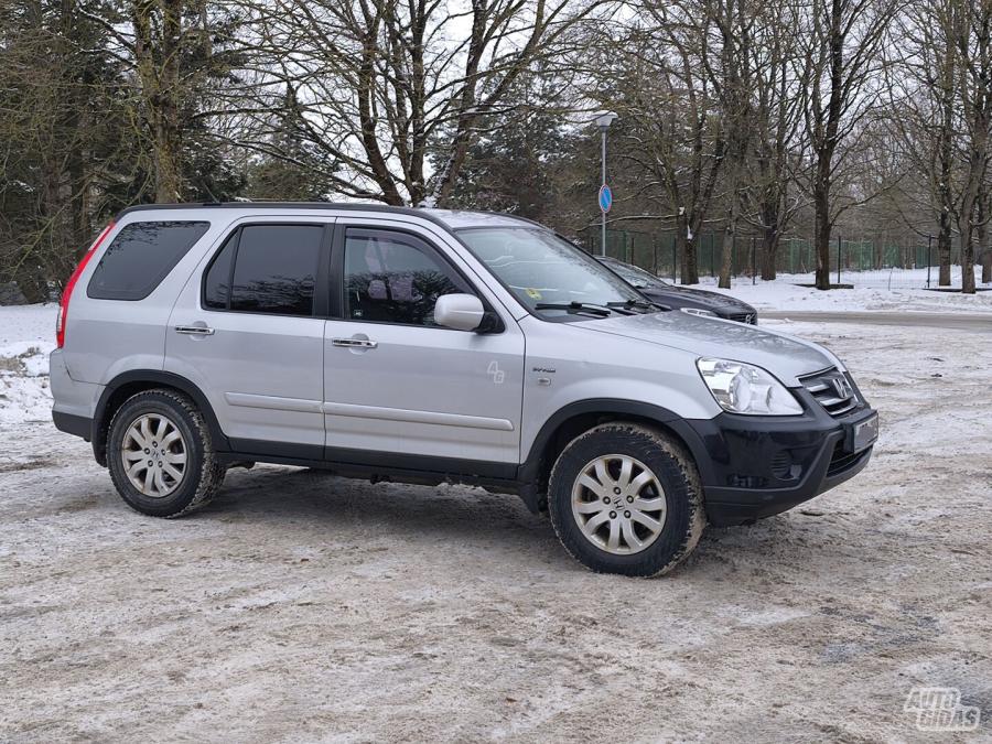 Honda CR-V 2006 in Vilnius, with an engine capacity of 2.20 L and mileage of 300 thousand km for 2300 €, photo 2 on AUTOMOTO.COM.LV
