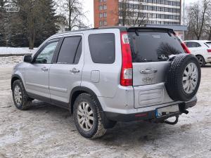 Honda CR-V 2006 in Vilnius, with an engine capacity of 2.20 L and mileage of 300 thousand km for 2300 €, photo 3 on AUTOMOTO.COM.LV
