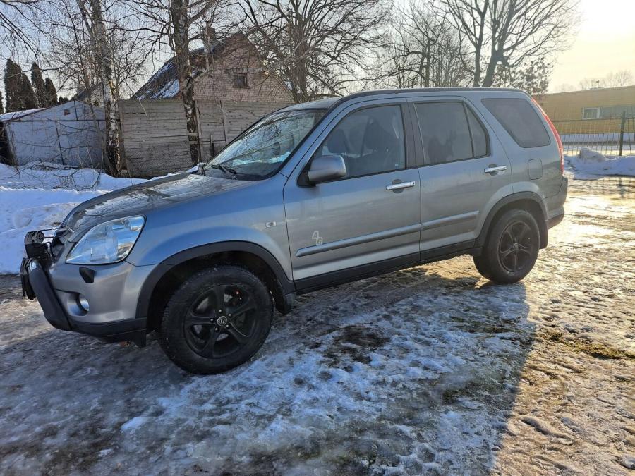 Honda CR-V 2006 in Radviliskis, with an engine capacity of 2.20 L and mileage of 245 thousand km for 2900 €, photo 5 on AUTOMOTO.COM.LV