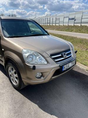 Honda CR-V 2006 in Marijampole, with an engine capacity of 2.20 L and mileage of 310 thousand km for 2850 €, photo 3 on AUTOMOTO.COM.LV
