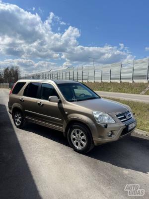 Honda CR-V 2006 in Marijampole, with an engine capacity of 2.20 L and mileage of 310 thousand km for 2850 €, photo 4 on AUTOMOTO.COM.LV
