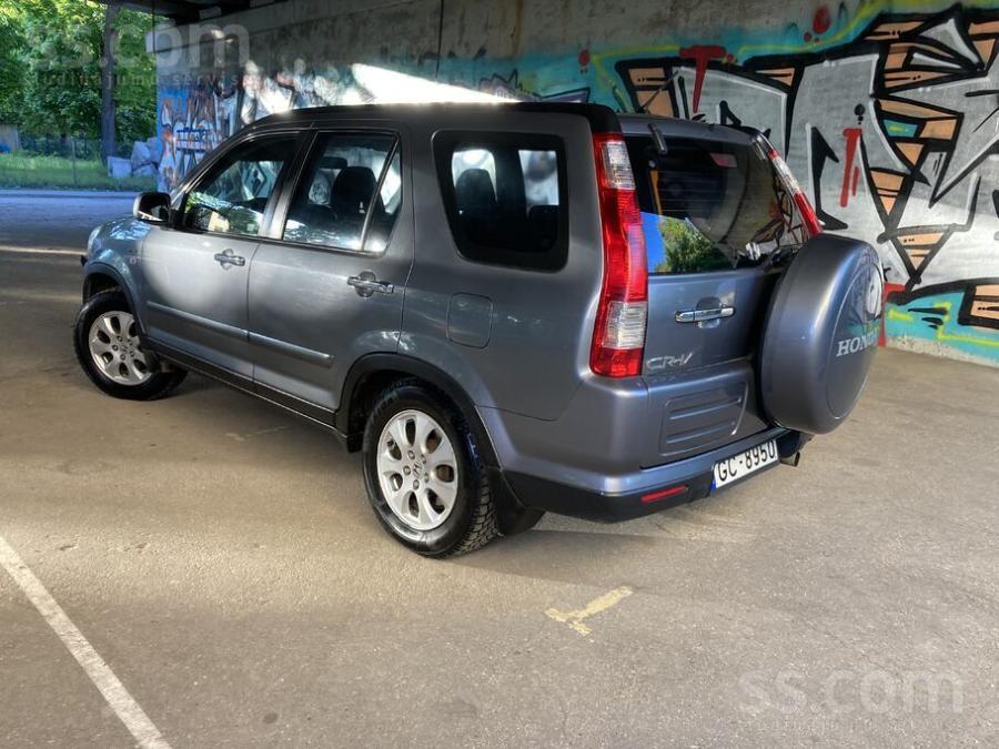 Honda CR-V 2006 in Riga, with an engine capacity of 2.00 L and mileage of 204 thousand km for 2990 €, photo 4 on AUTOMOTO.COM.LV