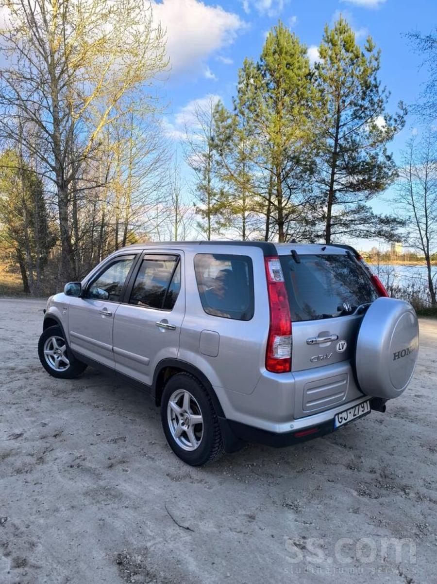 Honda CR-V 2006 in Riga, with an engine capacity of 2.00 L and mileage of 138 thousand km for 3000 €, photo 3 on AUTOMOTO.COM.LV