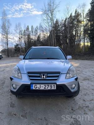 Honda CR-V 2006 in Riga, with an engine capacity of 2.00 L and mileage of 138 thousand km for 3000 €, photo 4 on AUTOMOTO.COM.LV