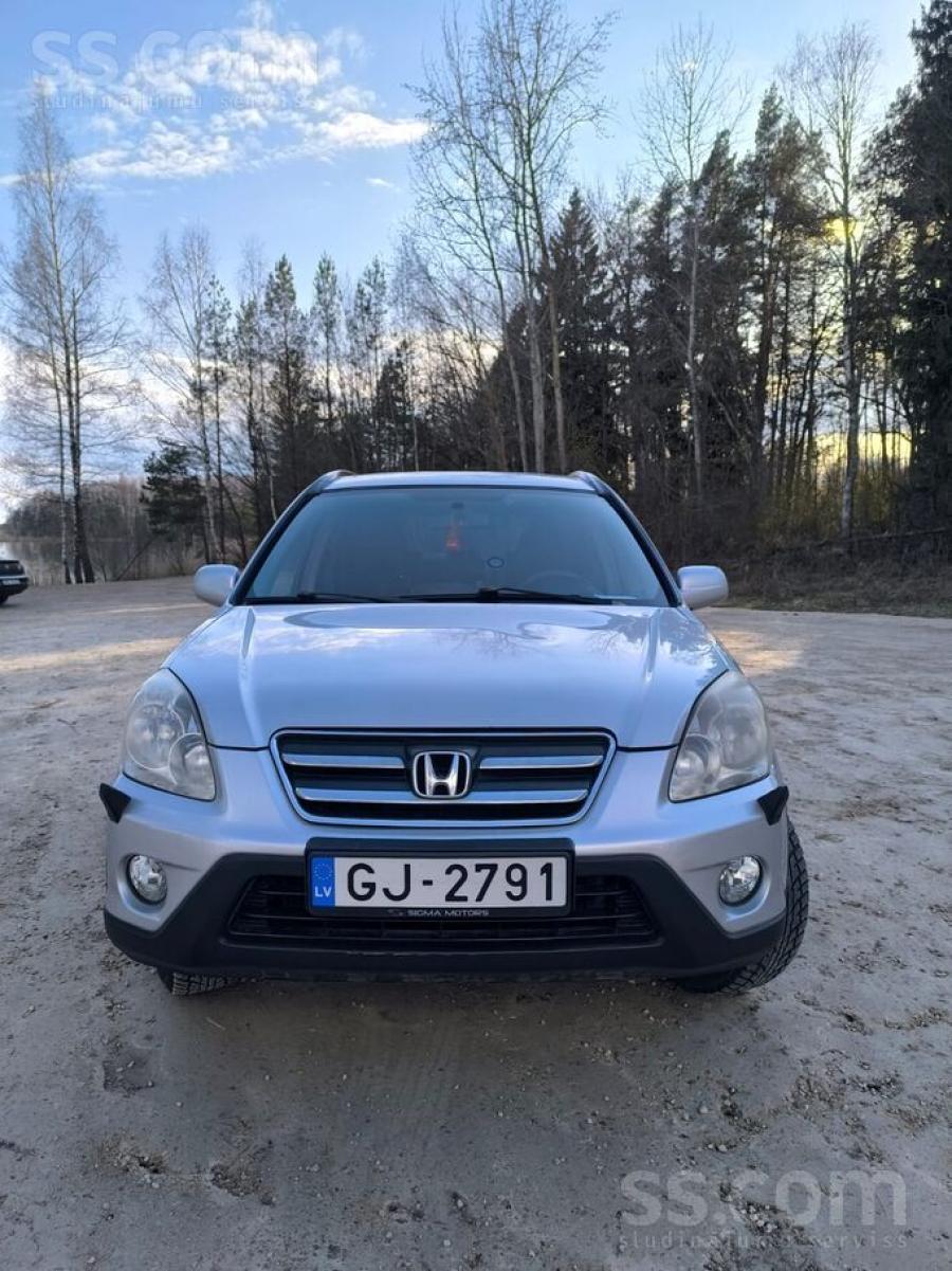 Honda CR-V 2006 in Riga, with an engine capacity of 2.00 L and mileage of 138 thousand km for 3000 €, photo 4 on AUTOMOTO.COM.LV