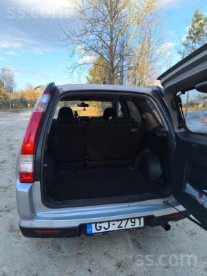 Honda CR-V 2006 in Riga, with an engine capacity of 2.00 L and mileage of 138 thousand km for 3000 €, photo 8 on AUTOMOTO.COM.LV