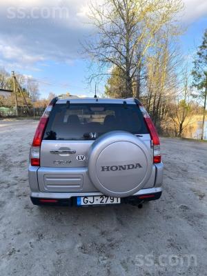 Honda CR-V 2006 in Riga, with an engine capacity of 2.00 L and mileage of 138 thousand km for 3000 €, photo 9 on AUTOMOTO.COM.LV