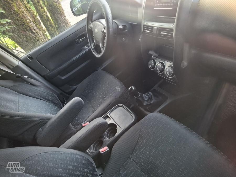 Honda CR-V 2006 Viļņa, ar dzinēja tilpumu 2.00 L un nobraukumu 214 tūkst. km par 670 €, foto 7 vietnē AUTOMOTO.COM.LV