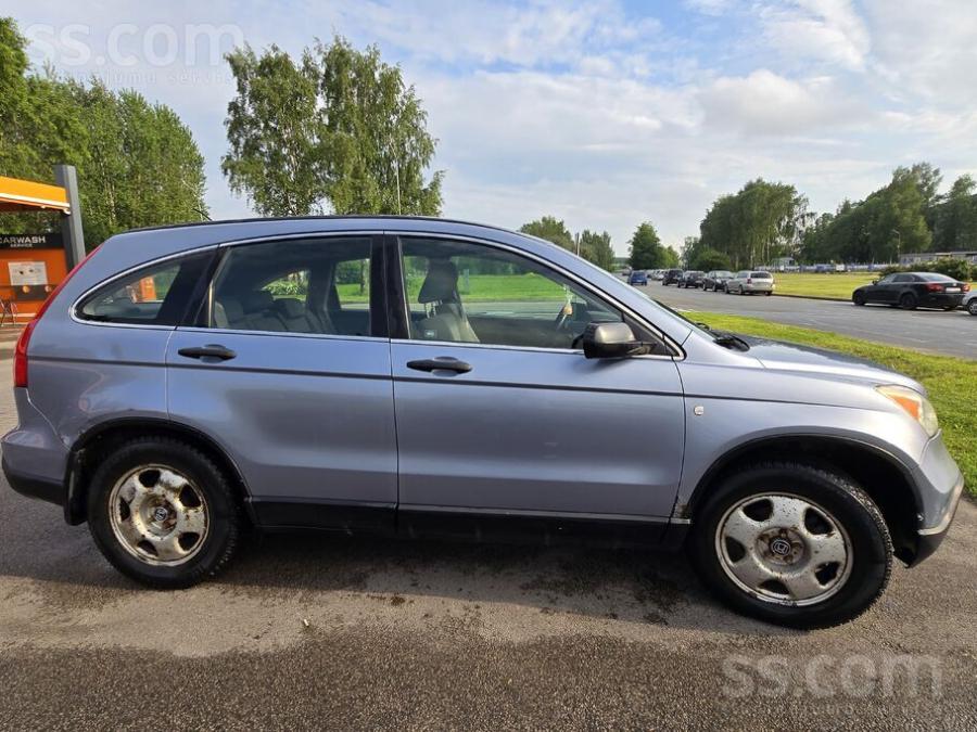 Honda CR-V 2007 Rīga, ar dzinēja tilpumu 2.40 L un nobraukumu 170 tūkst. km par 2650 €, foto 3 vietnē AUTOMOTO.COM.LV