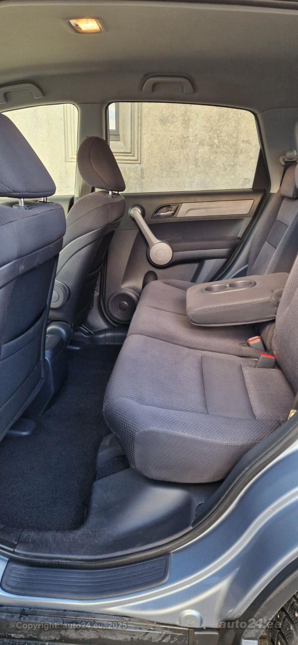 Honda CR-V 2007 Tallina, ar dzinēja tilpumu 2.00 L un nobraukumu 166 tūkst. km par 5200 €, foto 11 vietnē AUTOMOTO.COM.LV