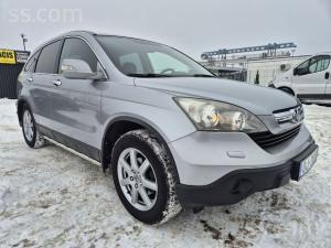 Honda CR-V 2007 in Liepaja, with an engine capacity of 2.20 L and mileage of 292 thousand km for 5300 €, photo 3 on AUTOMOTO.COM.LV