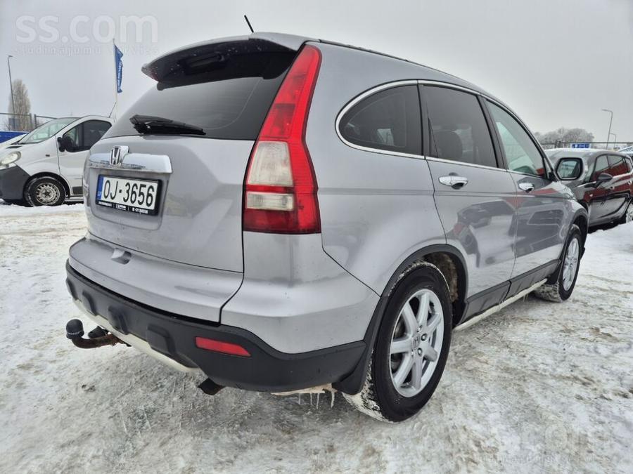 Honda CR-V 2007 in Liepaja, with an engine capacity of 2.20 L and mileage of 292 thousand km for 5300 €, photo 5 on AUTOMOTO.COM.LV