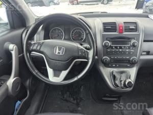 Honda CR-V 2007 in Liepaja, with an engine capacity of 2.20 L and mileage of 292 thousand km for 5300 €, photo 19 on AUTOMOTO.COM.LV