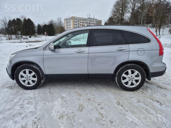 Honda CR-V 2007 in Saldus, with an engine capacity of 2.00 L and mileage of 279 thousand km for 4490 €, photo 2 on AUTOMOTO.COM.LV